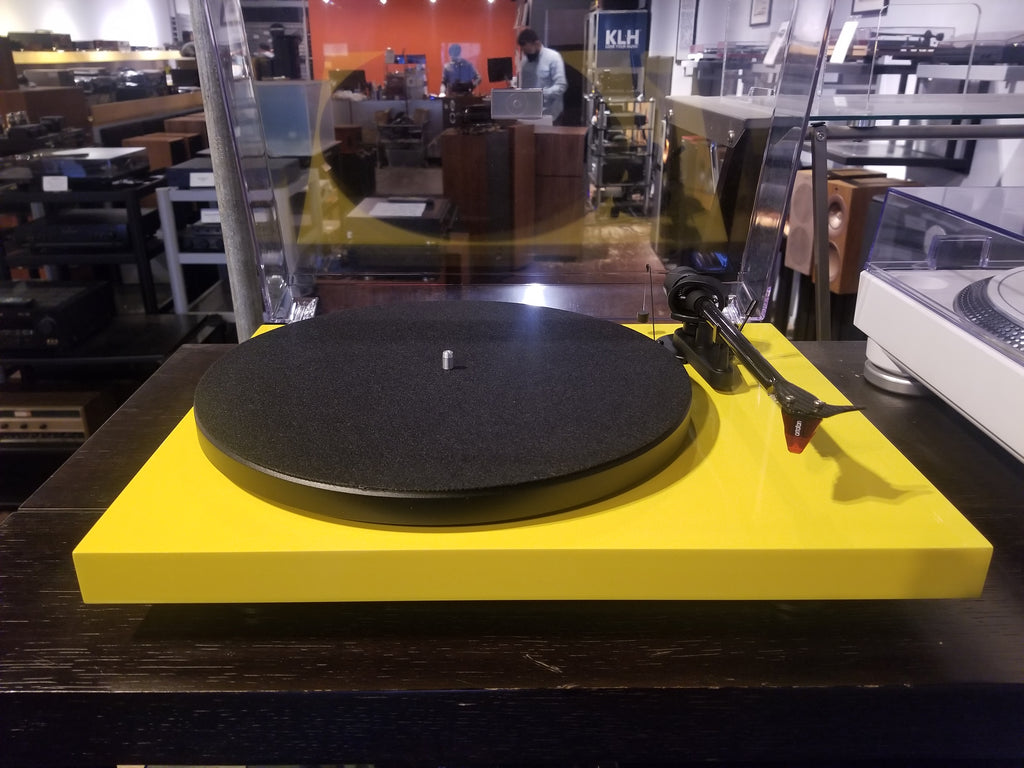 Pro-Ject Debut Carbon DC Yellow Turntable w/ Box & Manual – decibelaudio
