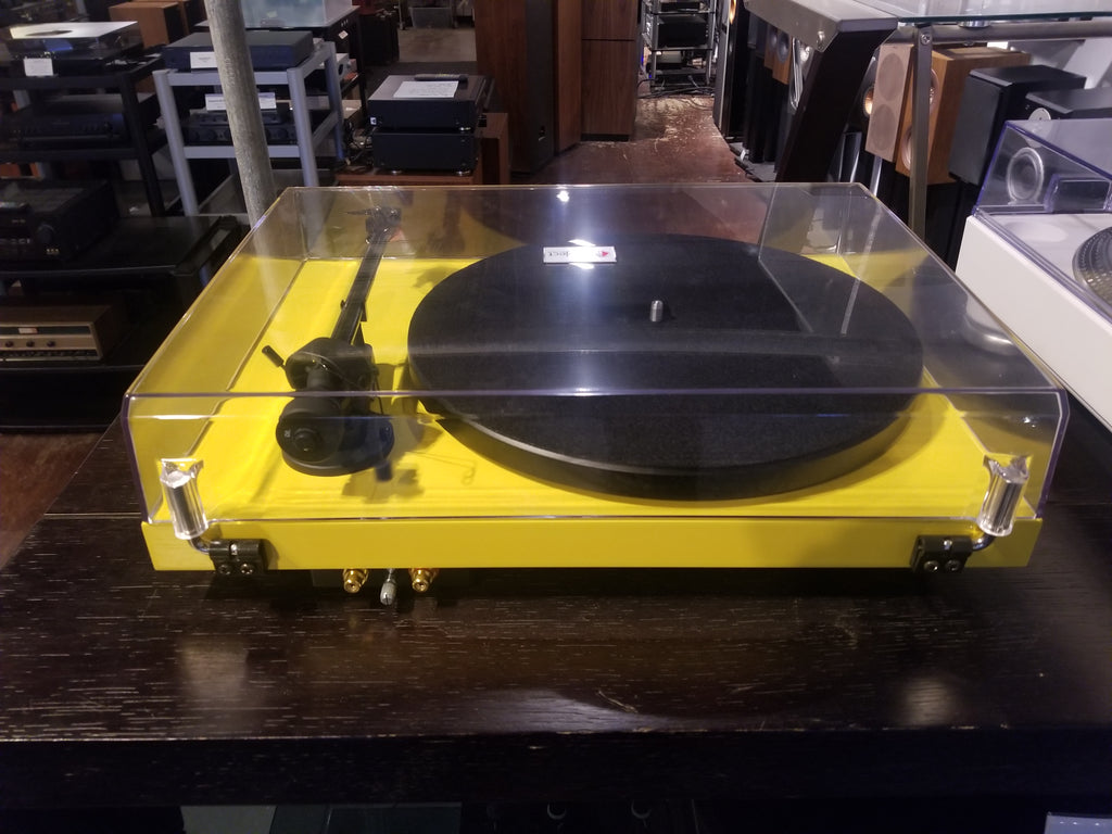 Pro-Ject Debut Carbon DC Yellow Turntable w/ Box & Manual – decibelaudio